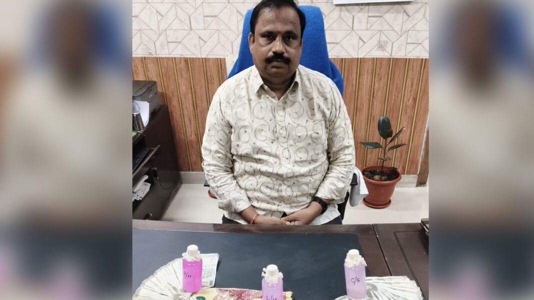 ACB Trap | ఏసీబీకి చిక్కిన డిప్యూటీ కమిషనర్